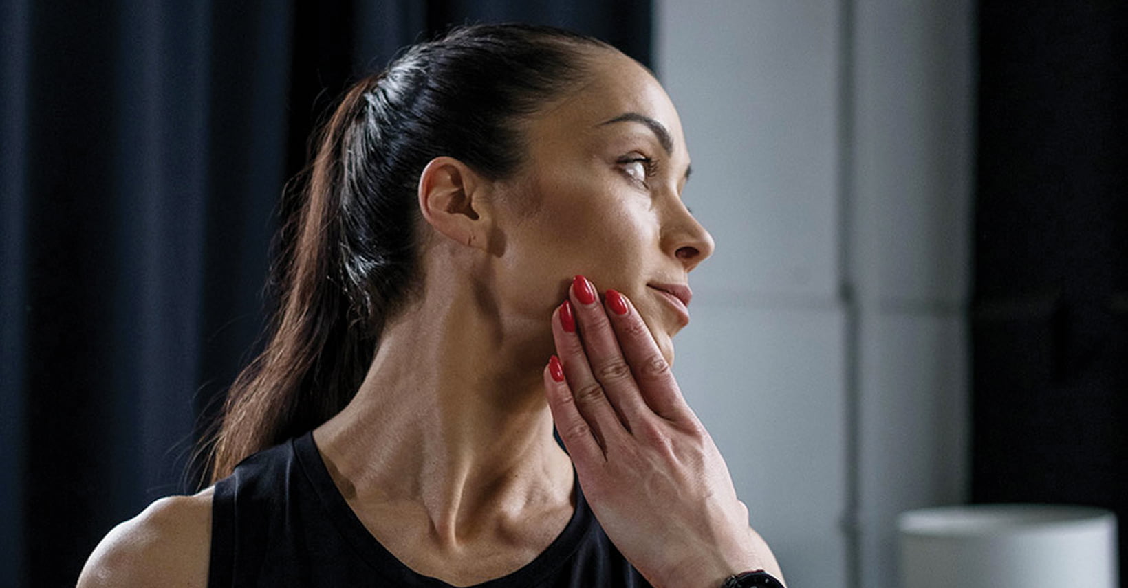 7 Rejuvenating Neck and Chin Exercises: Quick Results! - HealSitting